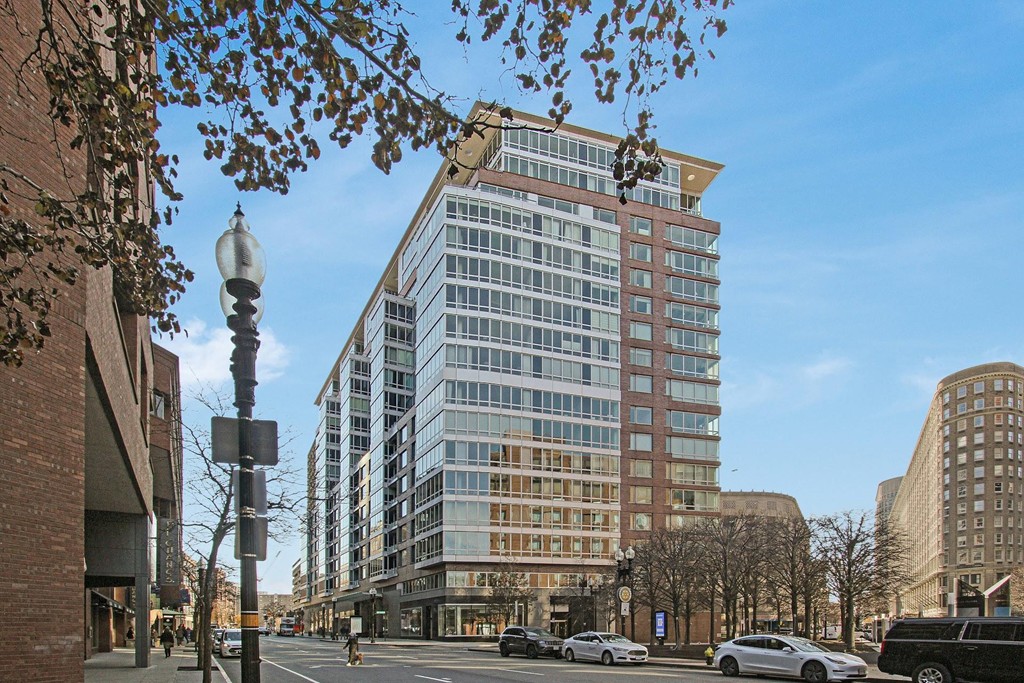 Luxury Boston - One Charles Boston - Luxury Condos and Apartments ...