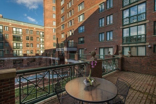 Luxury Boston - River Court - Cambridge Waterfront Condominiums Boston ...
