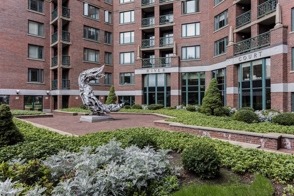 Luxury Boston - River Court - Cambridge Waterfront Condominiums Boston ...