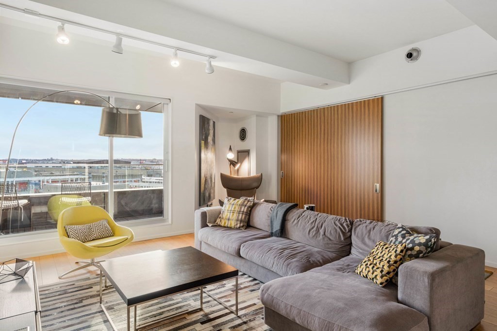 Luxury Boston - Macallen Building - Condos and Apartments Boston Condos
