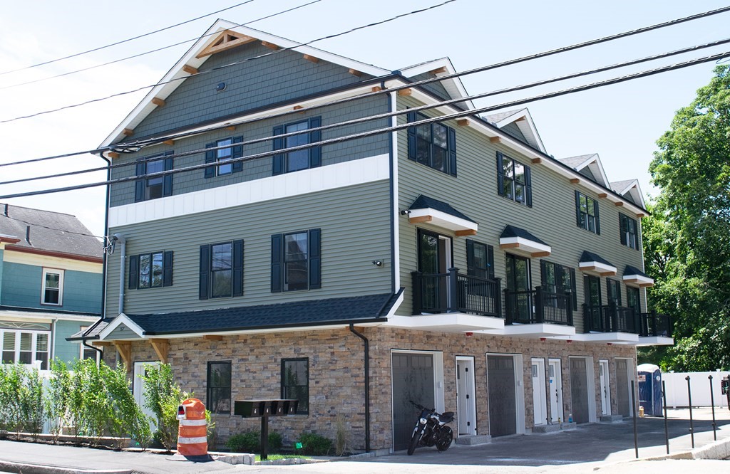 Waltham 2 Bed 3 Bath Condo for Sale - $869,900