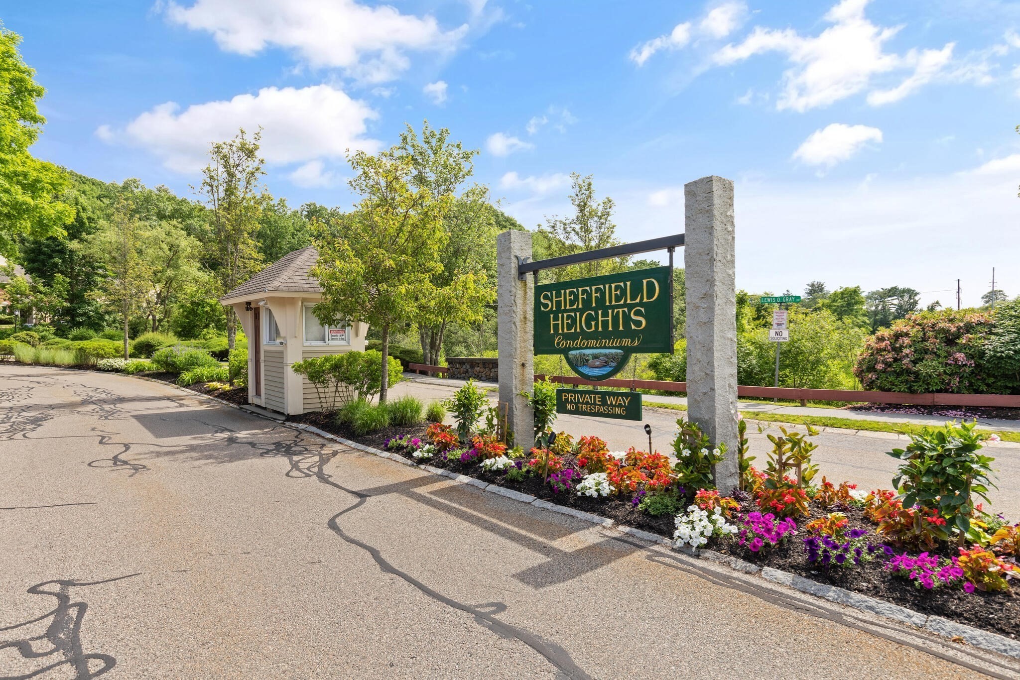 Saugus 2 Bed 3 Bath Condo for Sale - Sold for $585,000