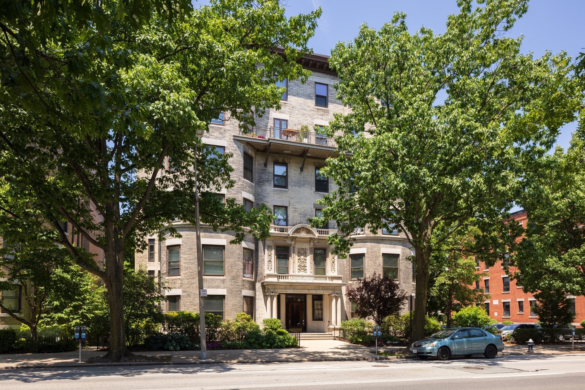 Brookline 2 Bed 1 Bath Condo for Sale - $795,000