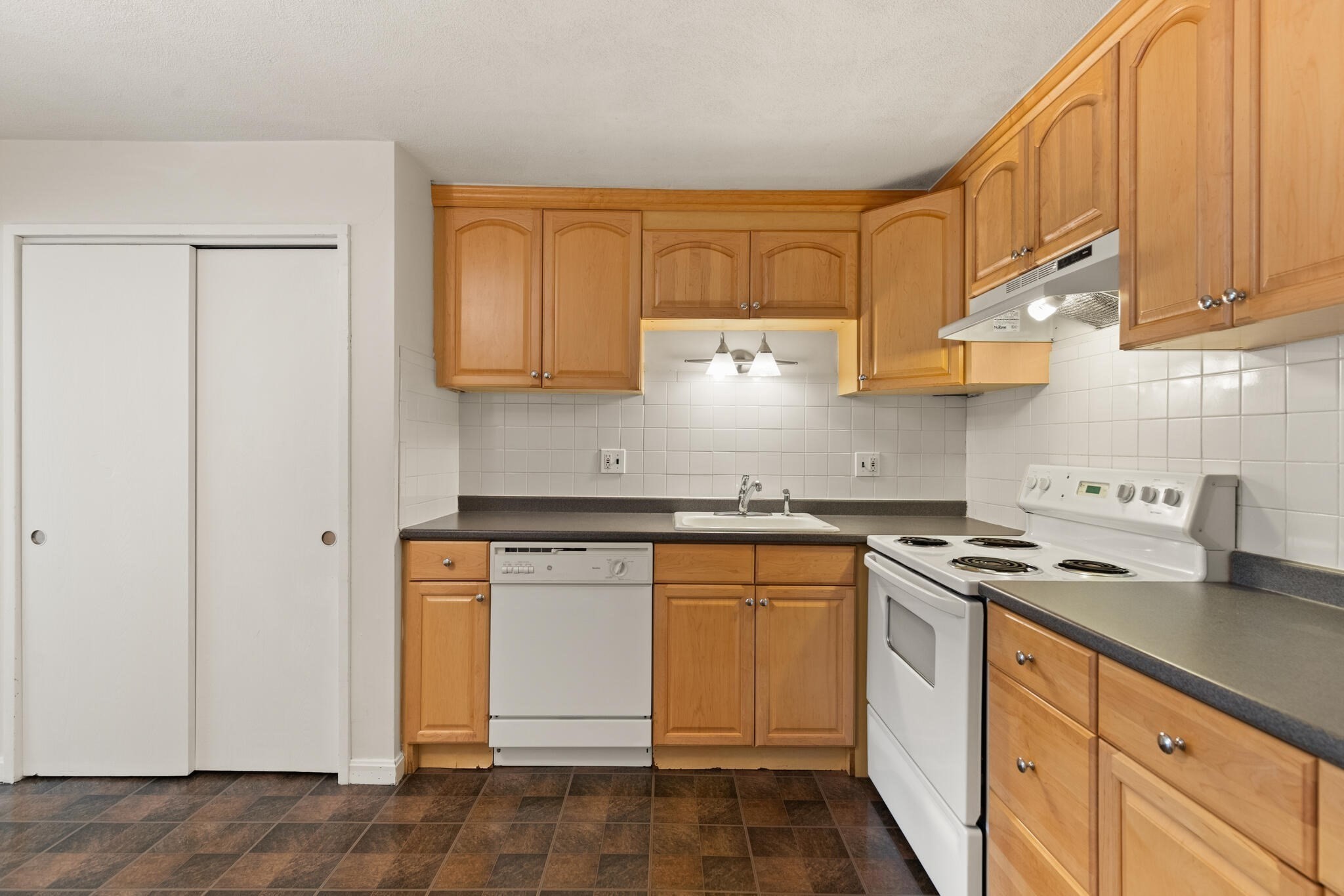 Everett 2 Bed 1 Bath Condo for Sale - $370,000