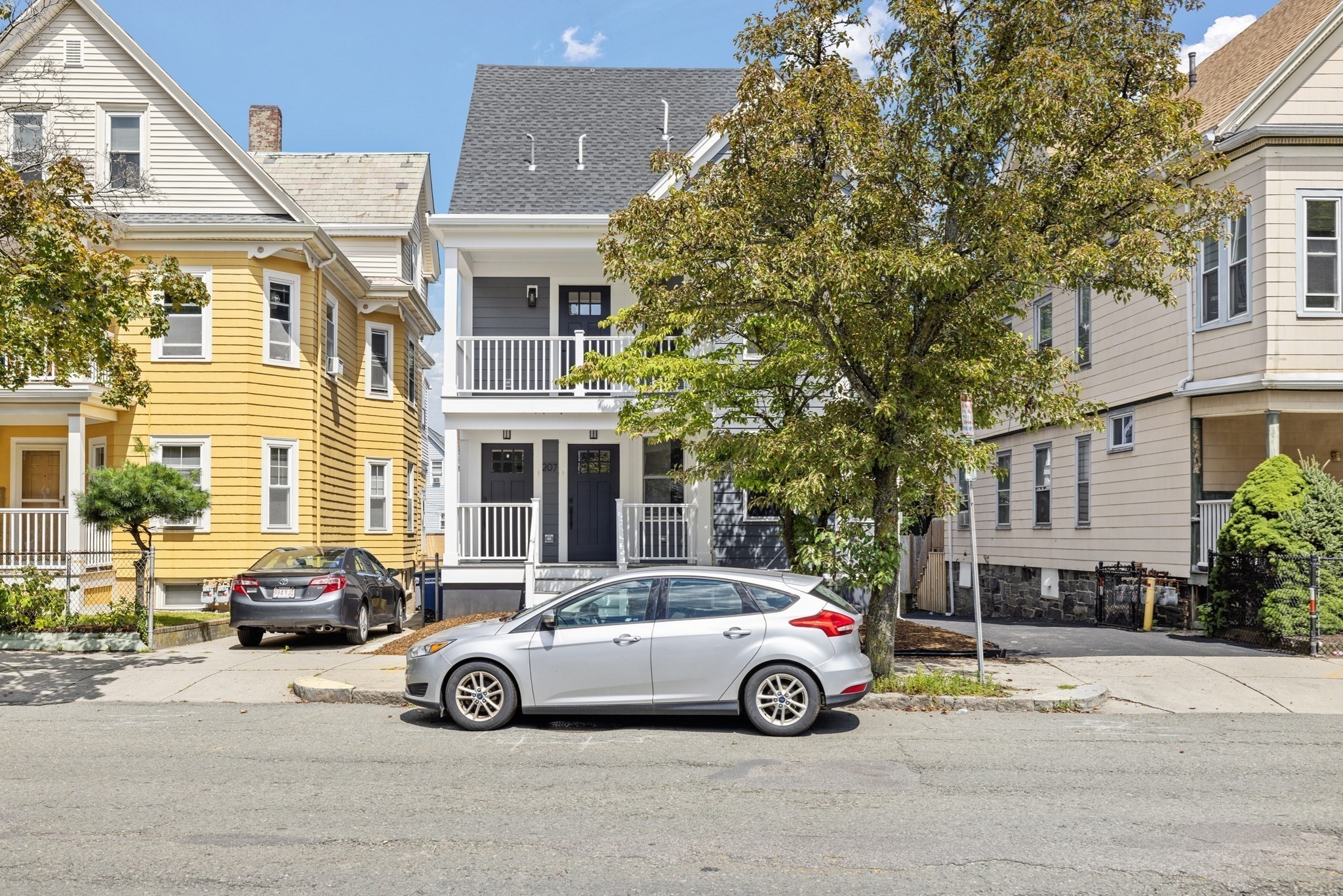 Somerville 3 Bed 2 Bath Condo for Sale - $1,199,900